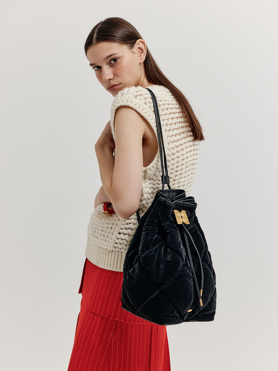 EENK(잉크) HOLLY Quilted Drawstring Backpack - Black | S.I.VILLAGE (에스아이빌리지)