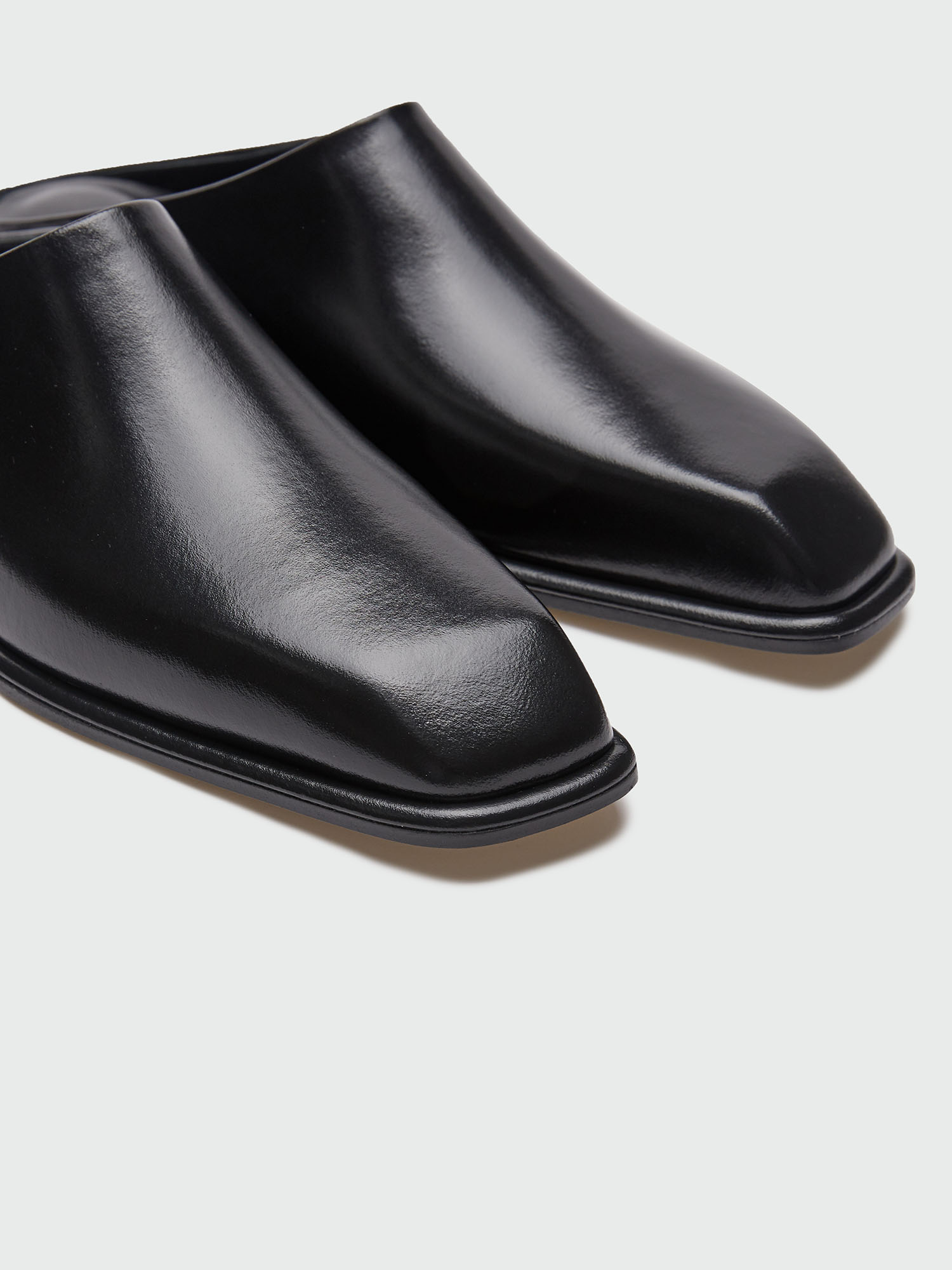 YCOP Square-toe Flat Mules - Black - 감도 깊은 취향 셀렉트샵 29CM